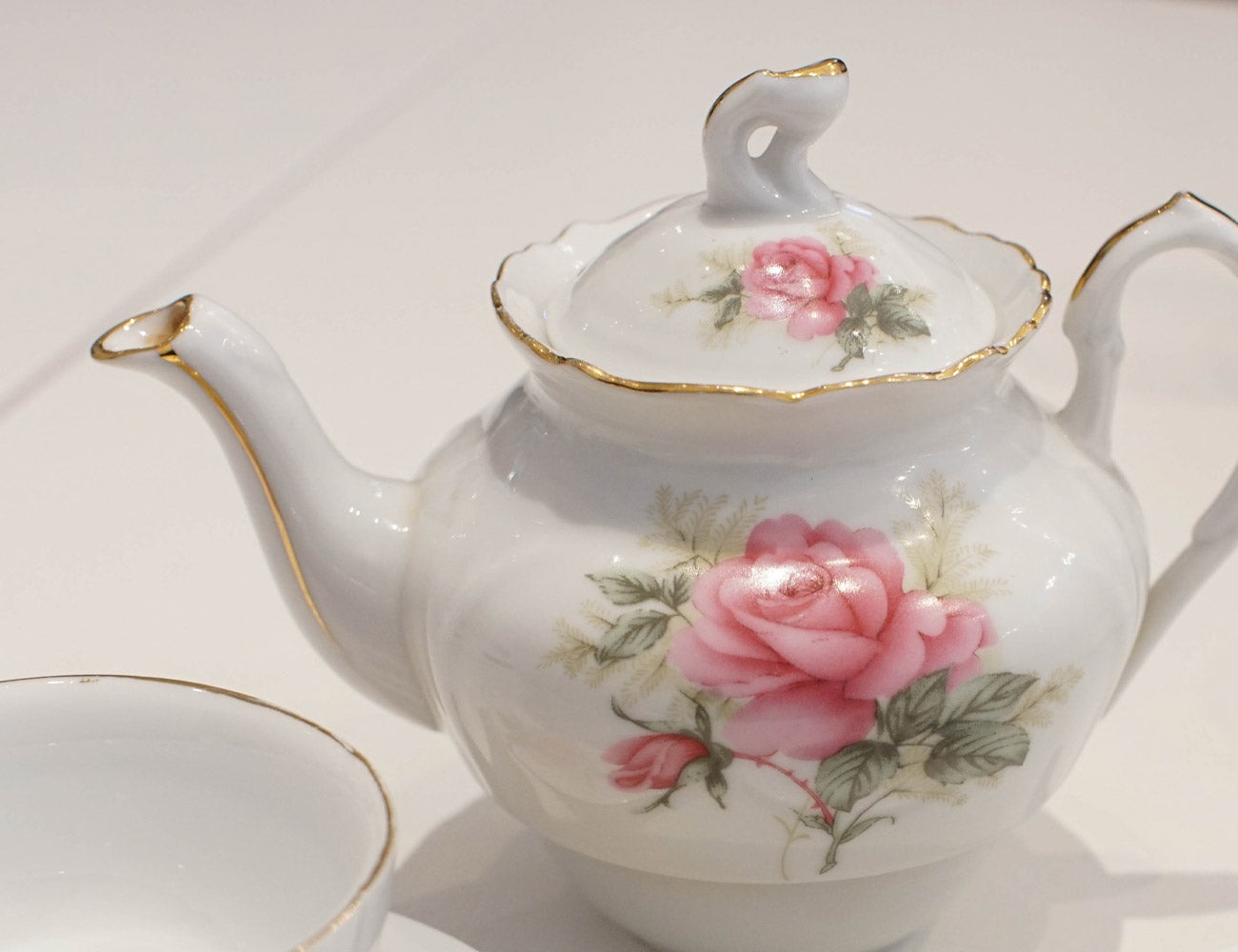 Twinings Ceramic Teapot - Vintage Teapot - Miss Etoile Eyes Teapot